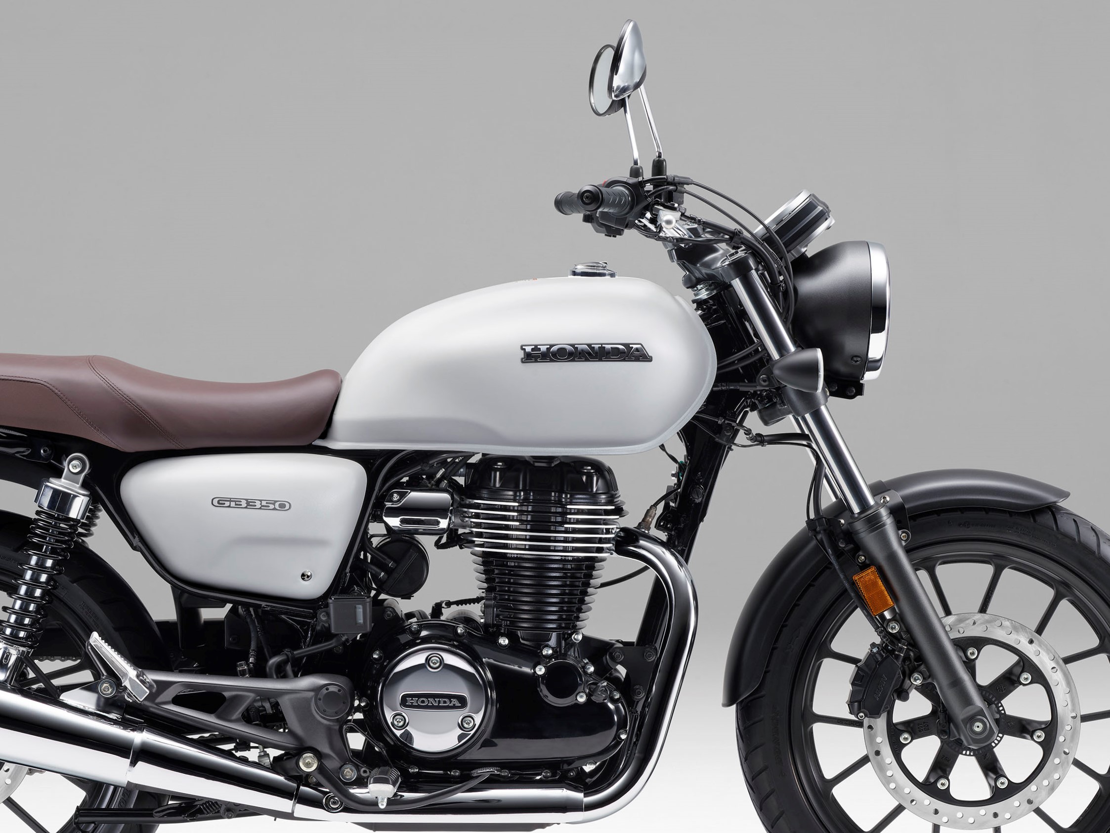 人気の『GB350』シリーズが初のカラーチェンジ！おすすめは、乗り手のセンスの良さも演出してくれる『GB350』“マットパールホワイト ...