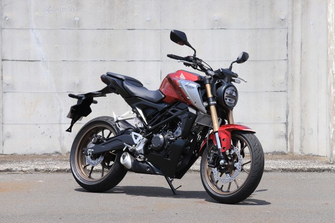 CB125Rってどんなバイク？ 燃費や足つき性、装備などを解説！【ホンダバイク資料室／Honda CB125R（2021）】